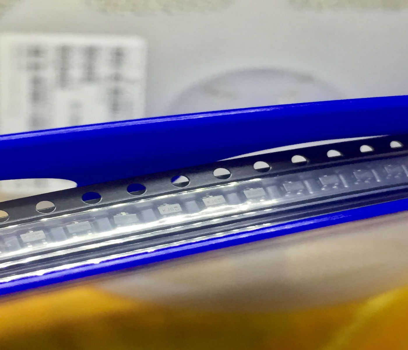 BAV99W-7-F ,SOT323 ,DIODES Brand