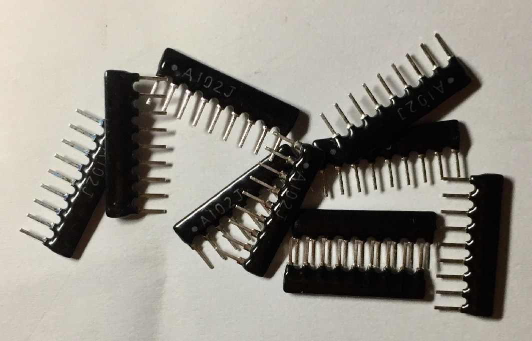A102J 1K 9脚 1/8W ±5% 直插排阻
