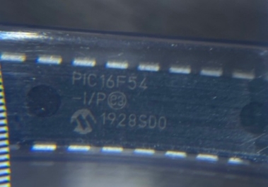 PIC16F54-I/P,MICROCHIP,IC MCU 8BIT 768B FLASH 18DIP